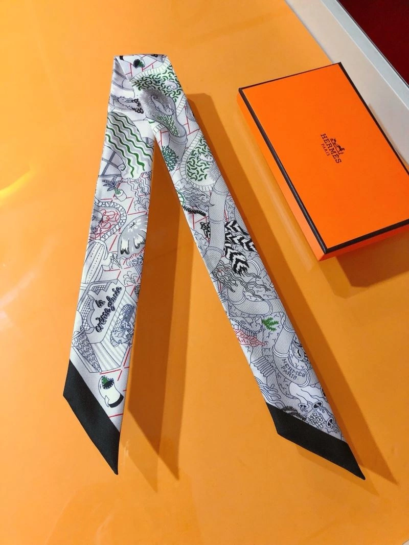Exact replica Hermes Silk
