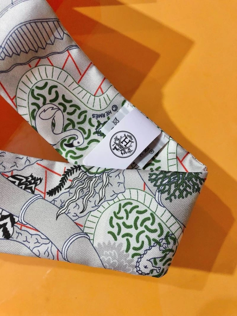 Exact replica Hermes Silk