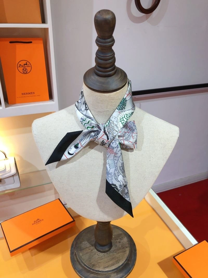 Exact replica Hermes Silk