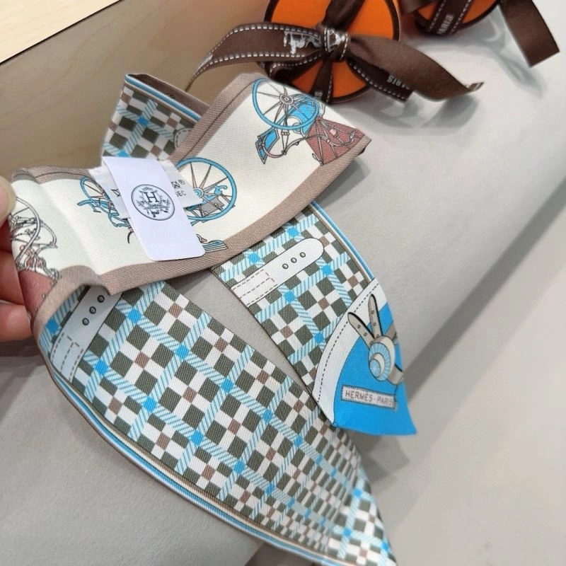 Indistinguishable Hermes Silk