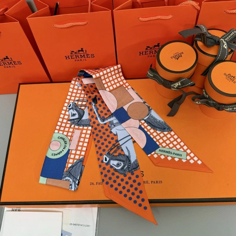 Exact replica Hermes Silk