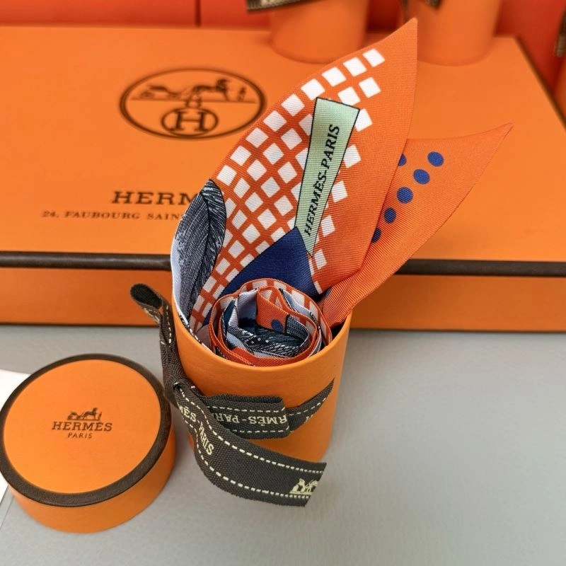 Exact replica Hermes Silk