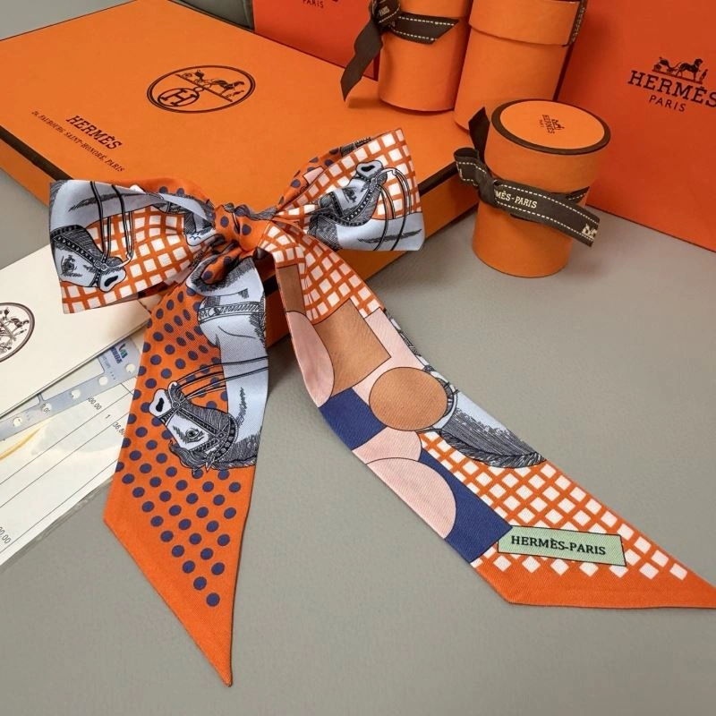 Exact replica Hermes Silk
