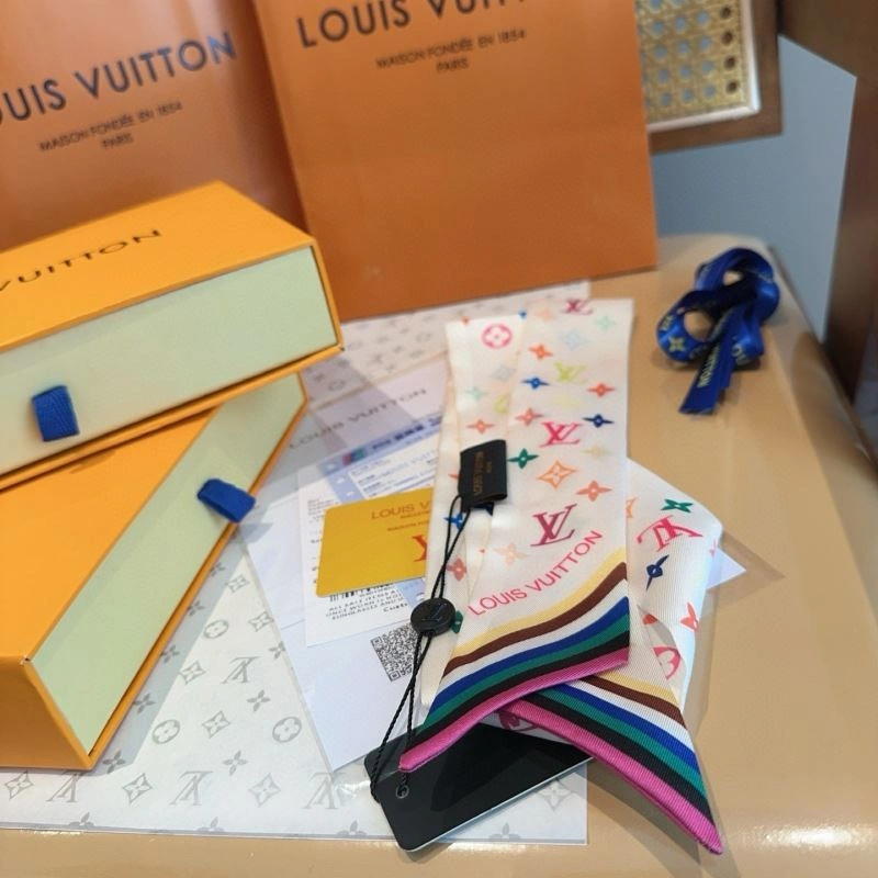 Exact replica Hermes Silk
