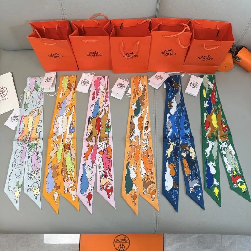 Exact replica Hermes Silk