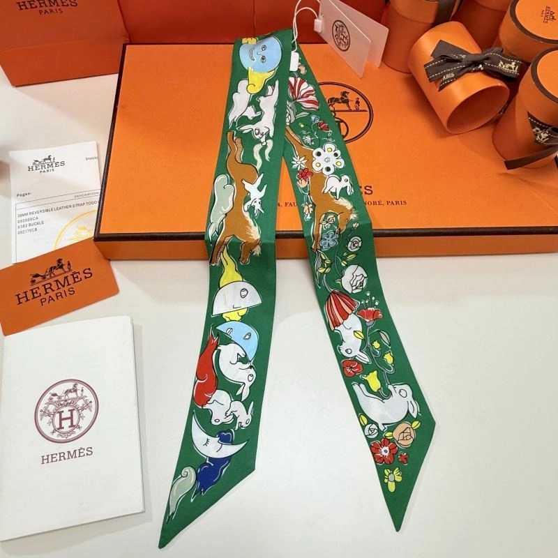 Exact replica Hermes Silk