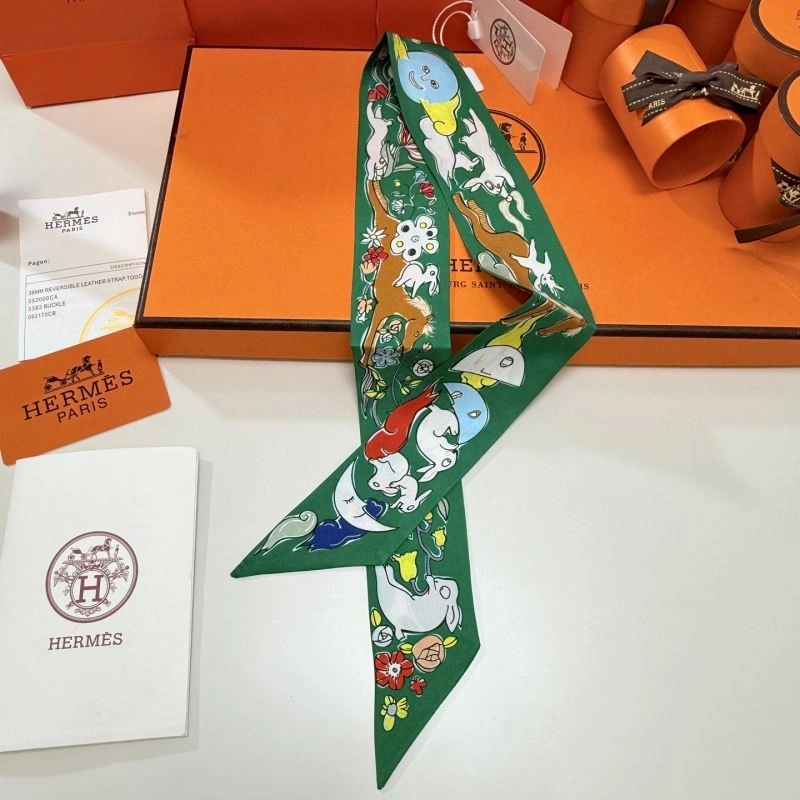 Exact replica Hermes Silk