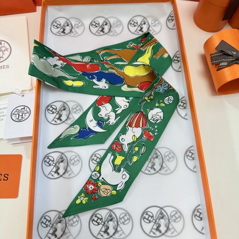 Exact replica Hermes Silk