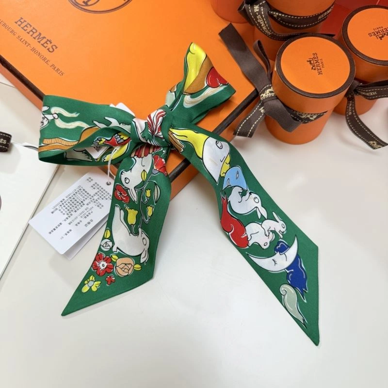 Exact replica Hermes Silk