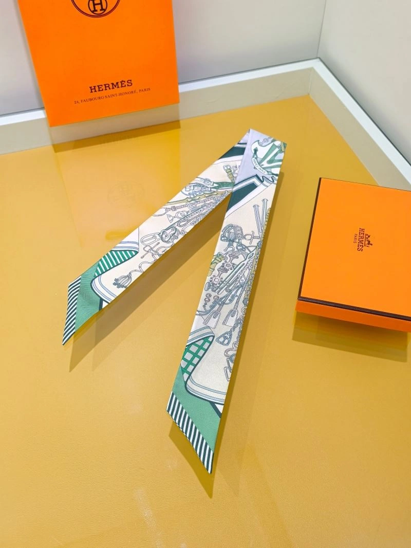 Exact replica Hermes Silk