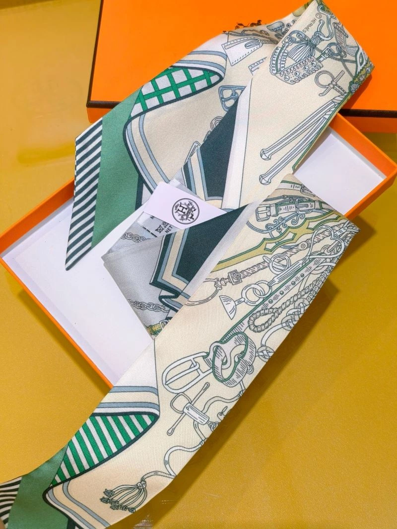 Exact replica Hermes Silk