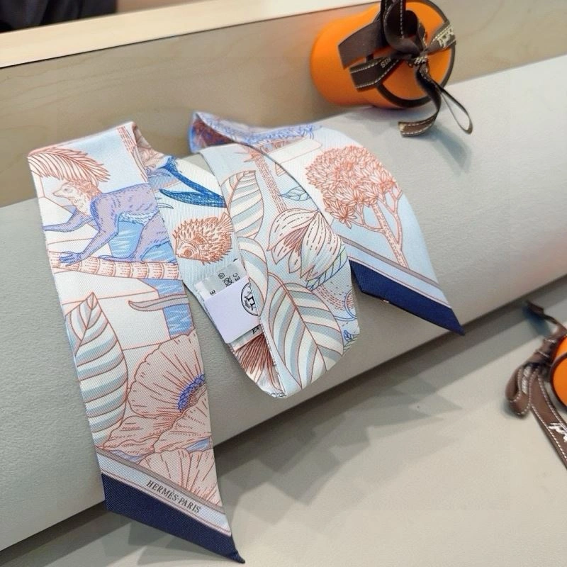 Exact replica Hermes Silk