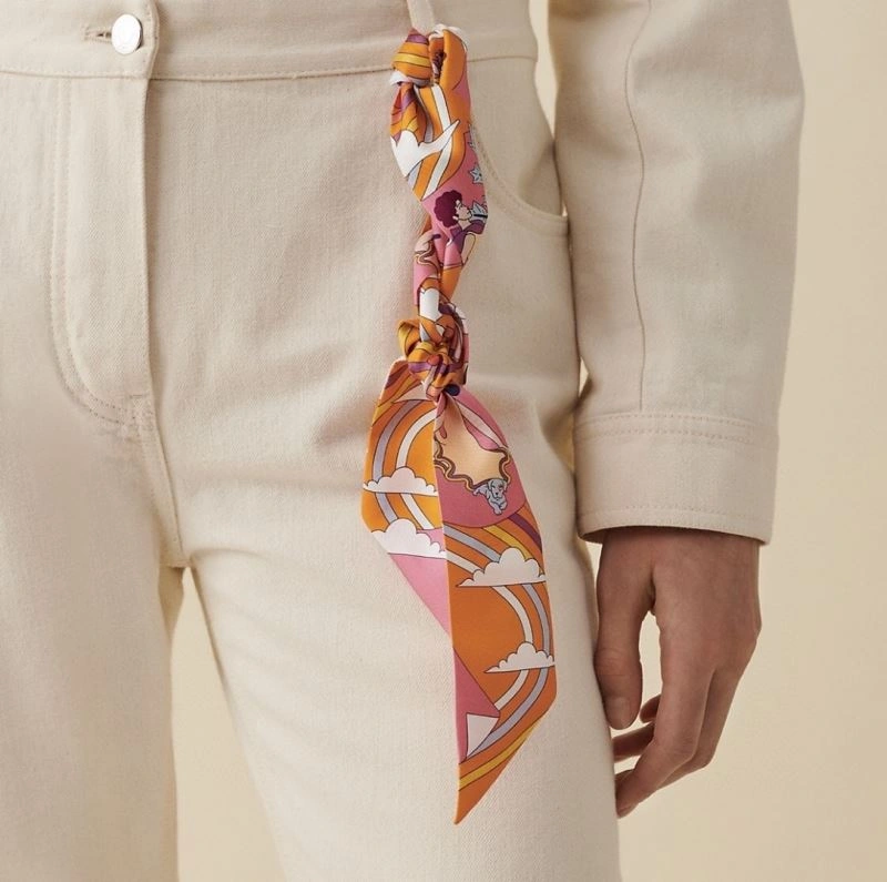 Exact replica Hermes Silk