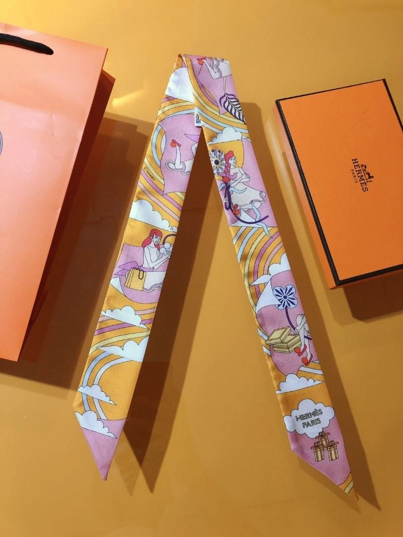 Exact replica Hermes Silk