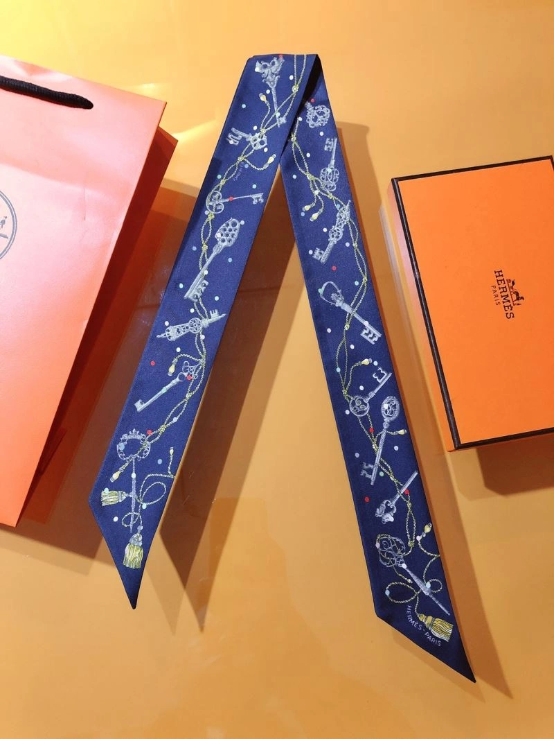 Exact replica Hermes Silk