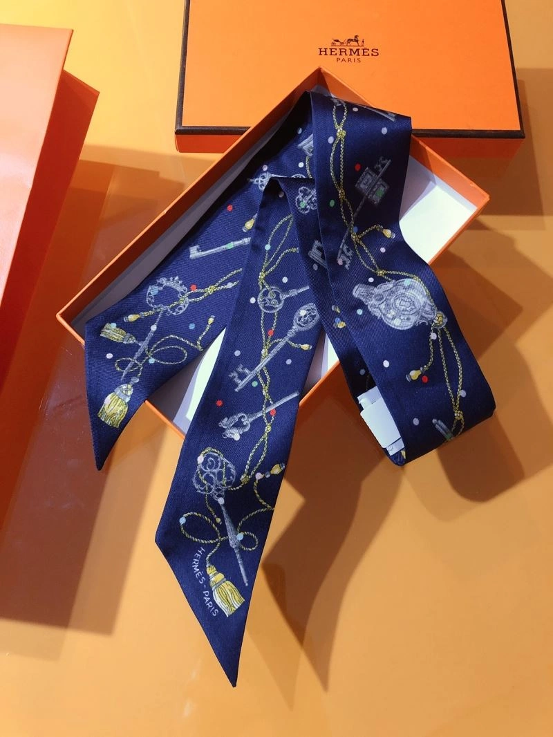 Exact replica Hermes Silk