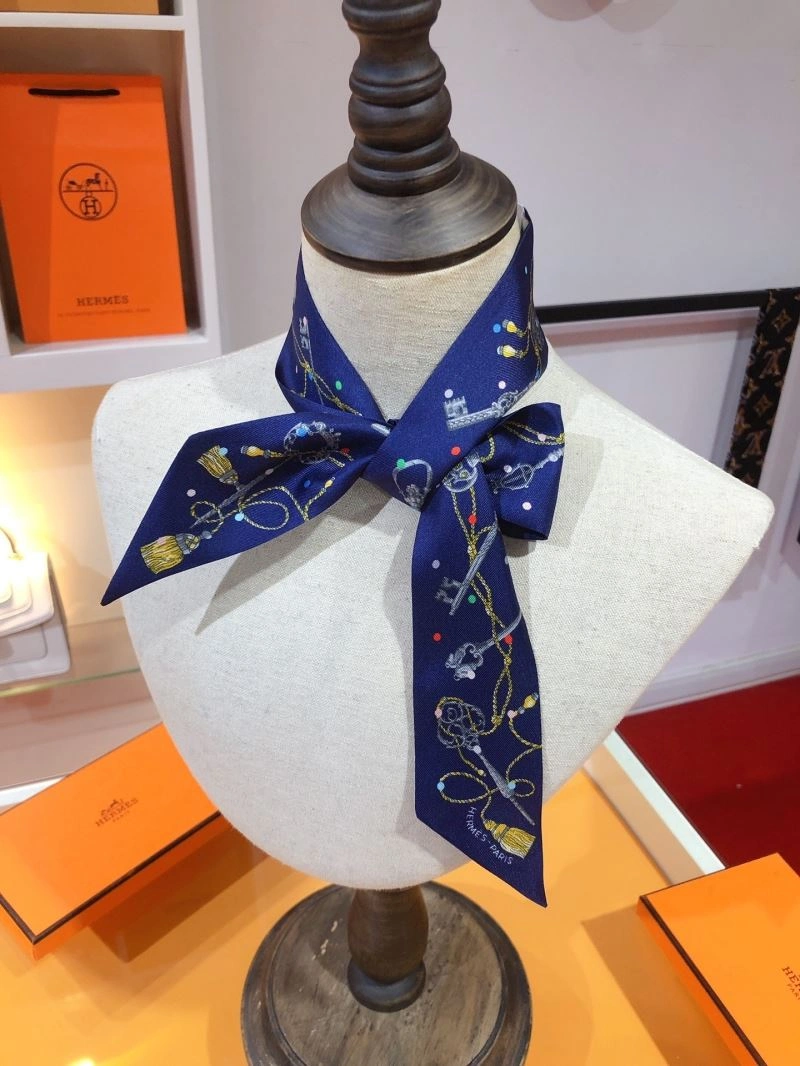 Exact replica Hermes Silk
