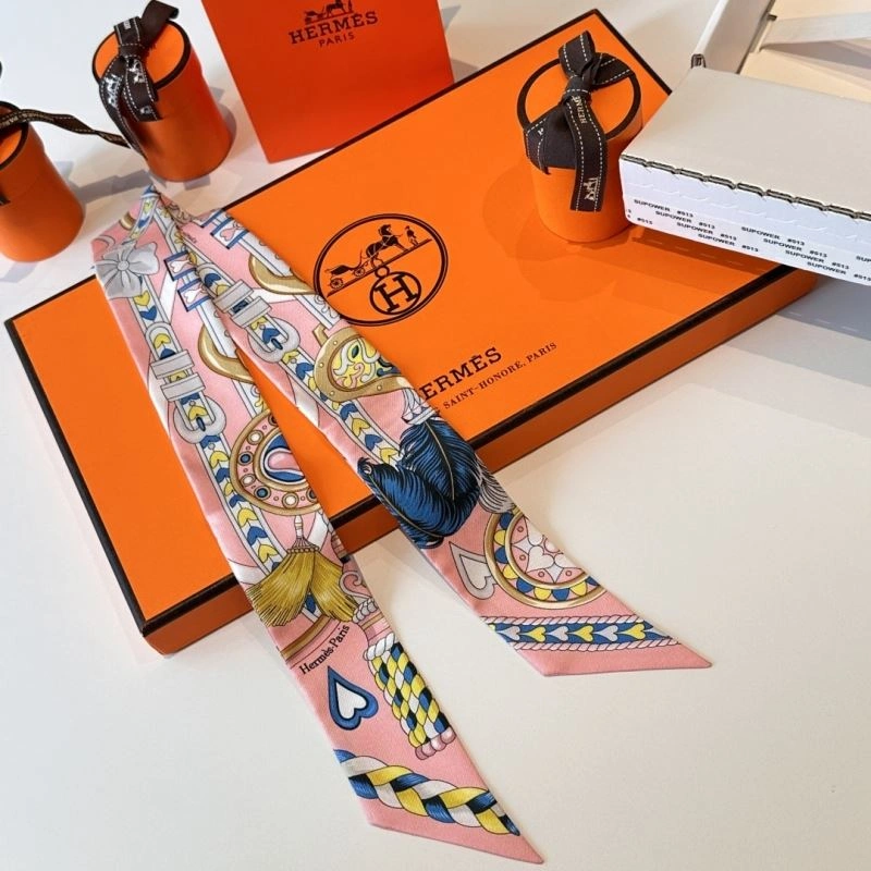 Exact replica Hermes Silk