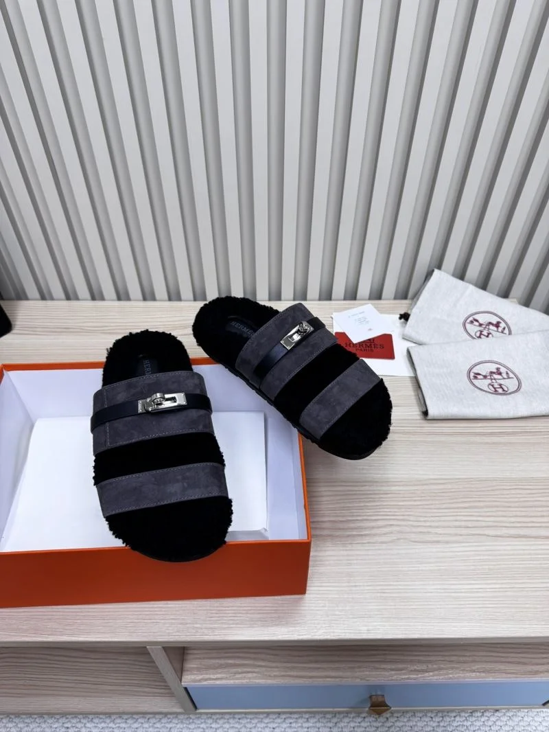 Accurate model Hermes Slippers