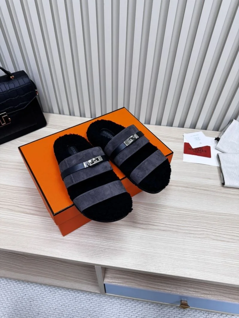 Accurate model Hermes Slippers