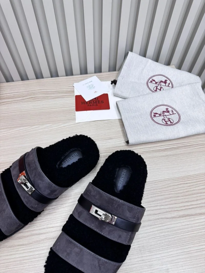 Accurate model Hermes Slippers