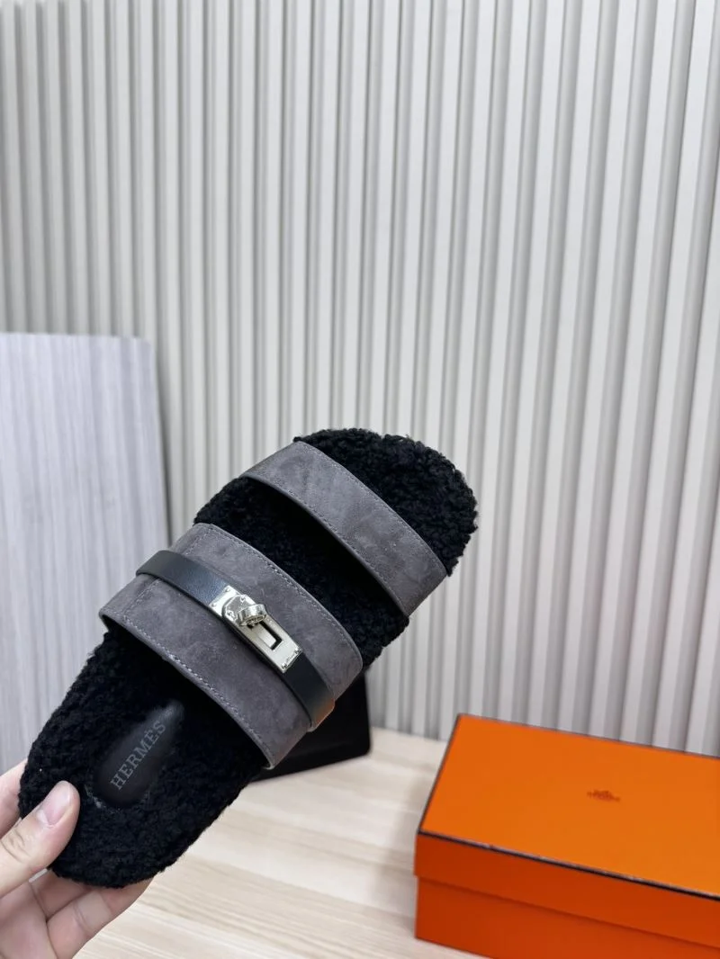 Accurate model Hermes Slippers