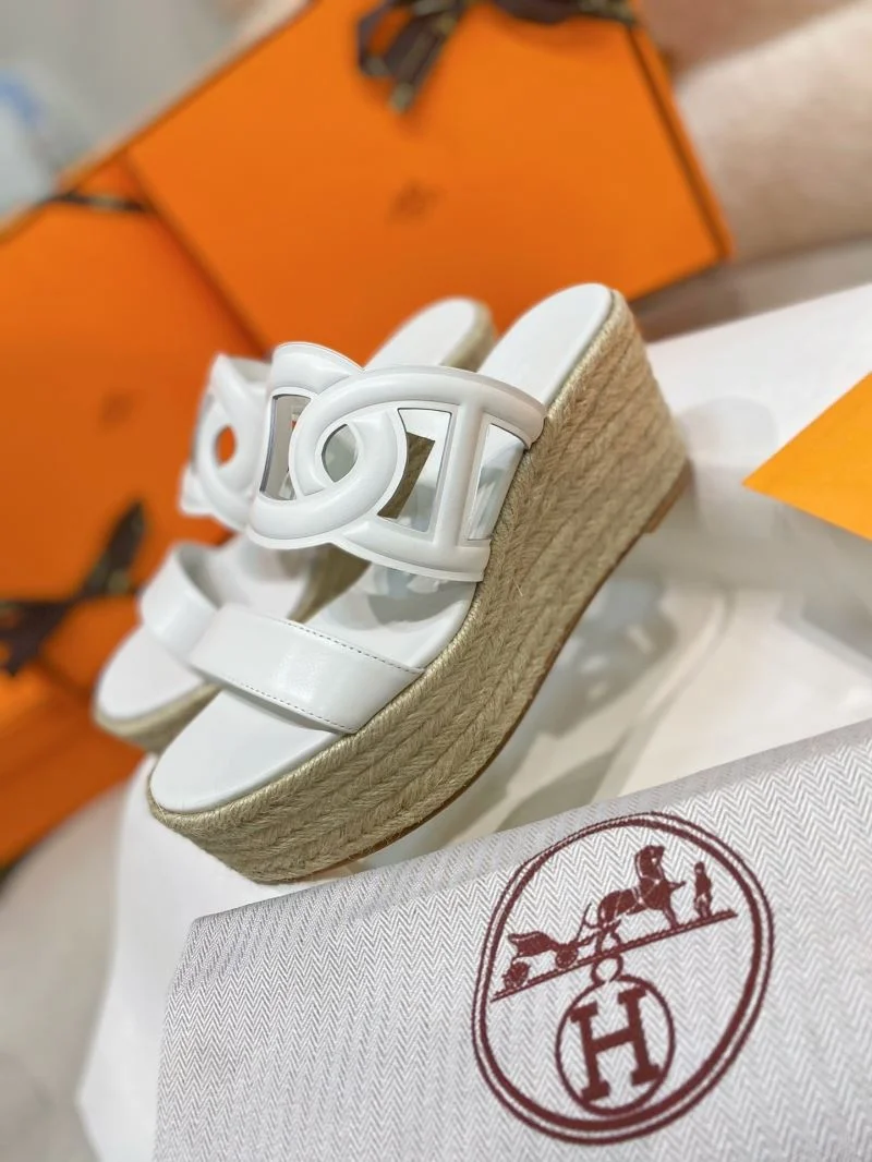 Value-priced Hermes Slippers