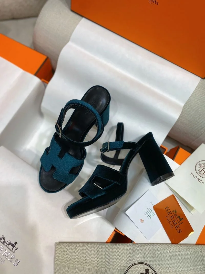 Low-cost Hermes Slippers