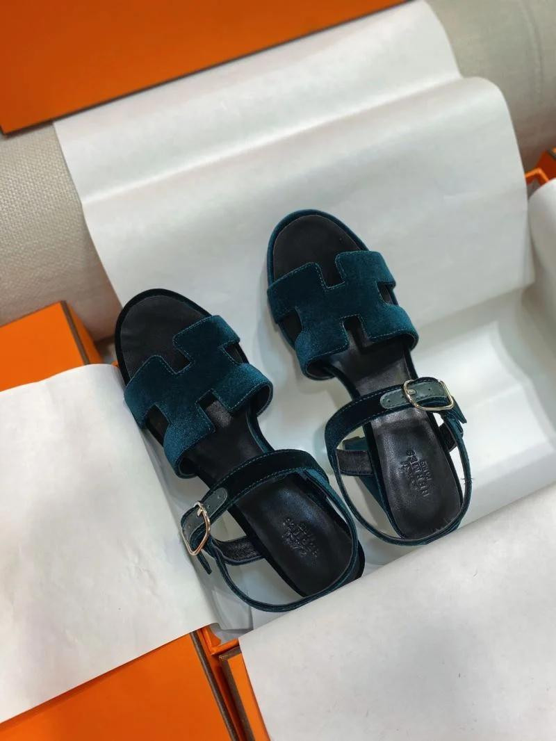 Low-cost Hermes Slippers