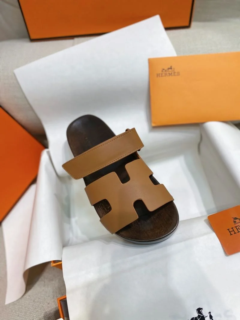 Low-cost Hermes Slippers