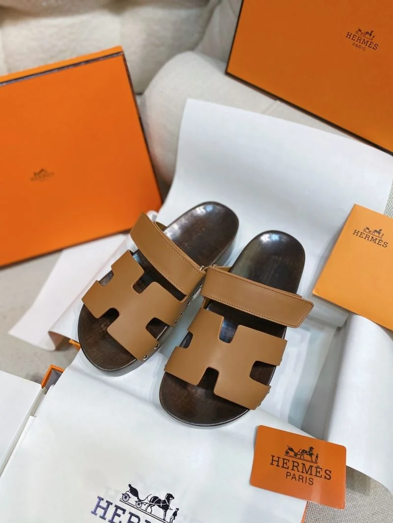 Low-cost Hermes Slippers