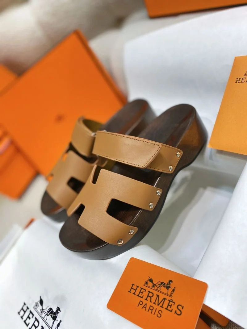 Low-cost Hermes Slippers