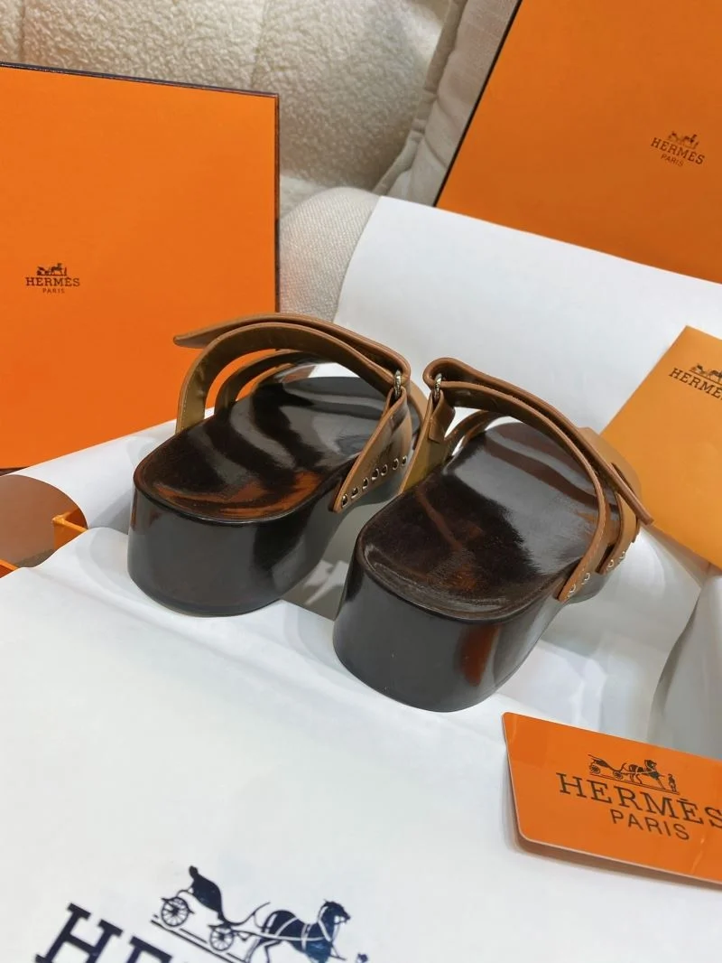 Low-cost Hermes Slippers