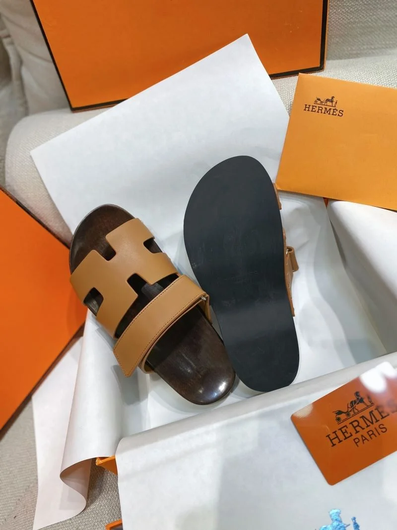 Low-cost Hermes Slippers