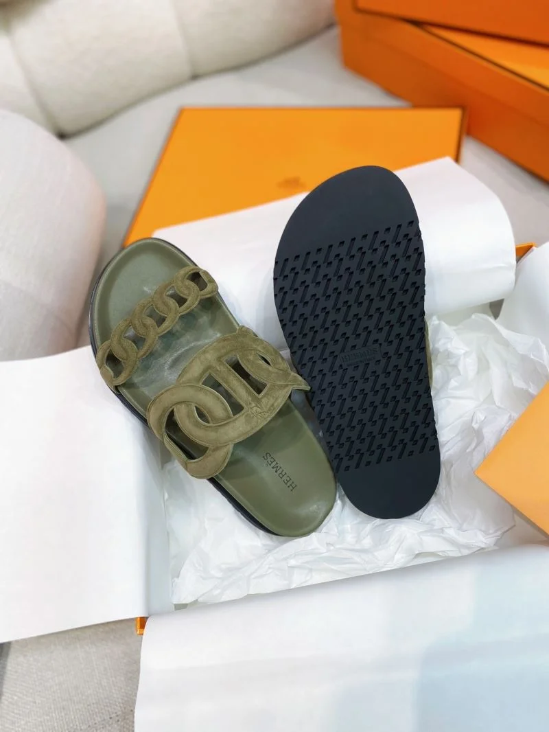 Low-cost Hermes Slippers