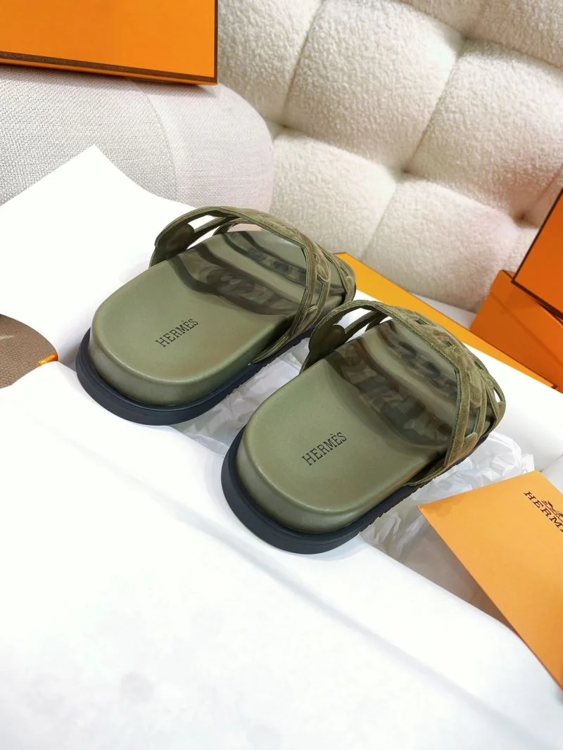 Low-cost Hermes Slippers