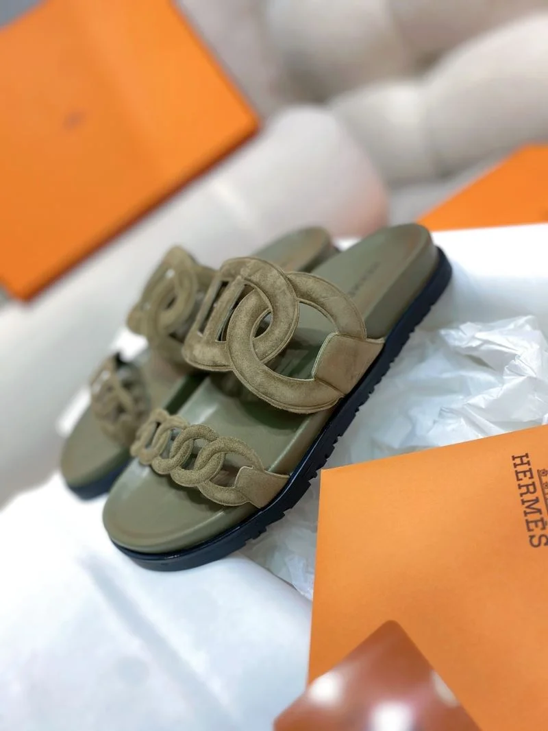 Low-cost Hermes Slippers