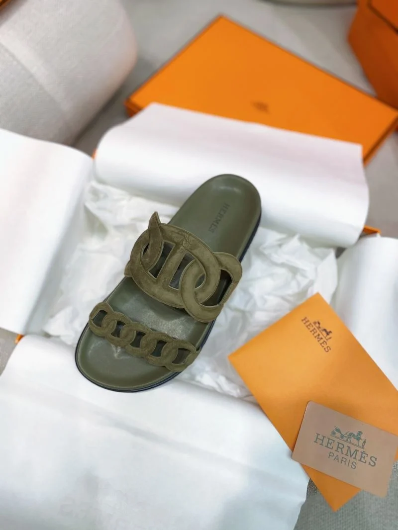 Low-cost Hermes Slippers