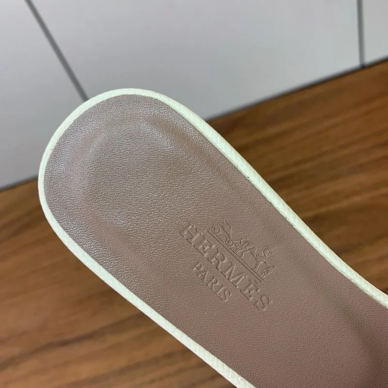 Value-priced Hermes Slippers