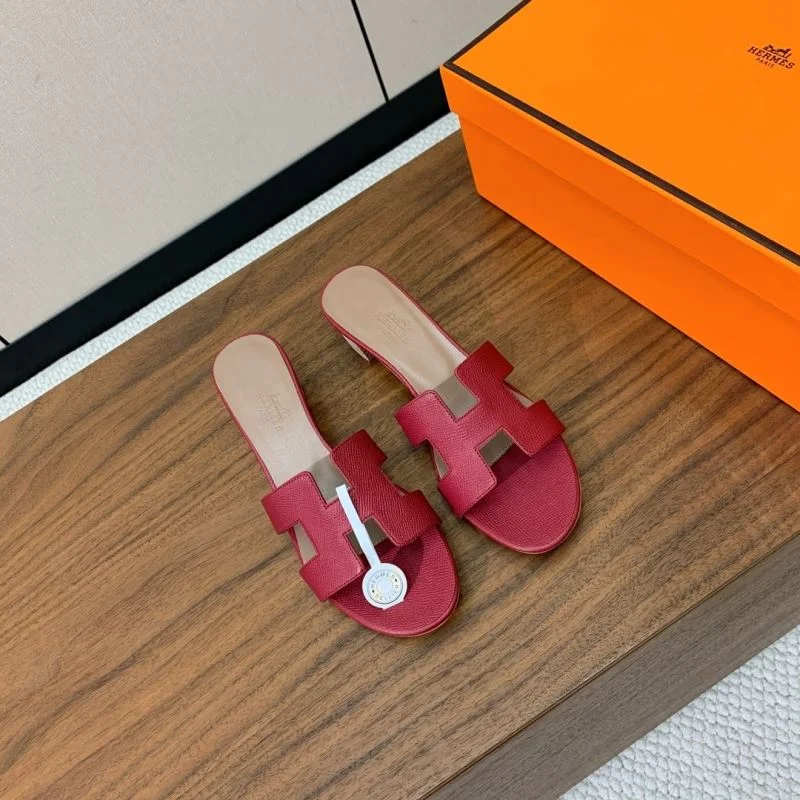 Low-cost Hermes Slippers