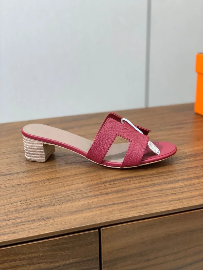 Low-cost Hermes Slippers