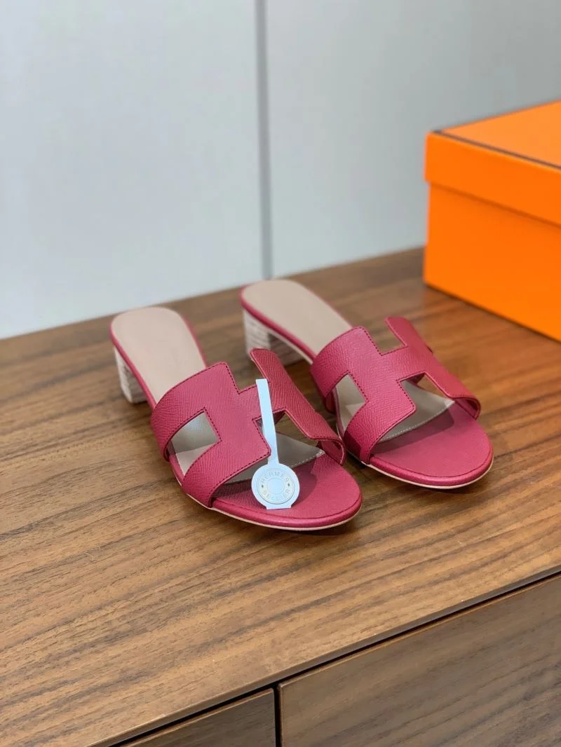 Low-cost Hermes Slippers