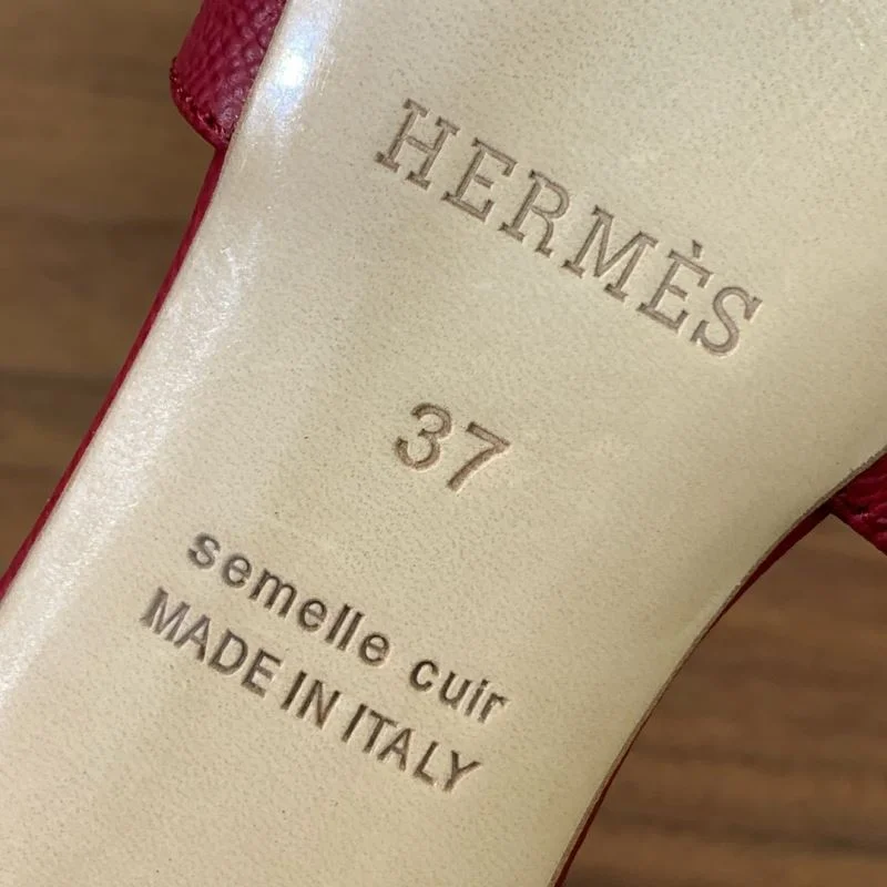 Low-cost Hermes Slippers