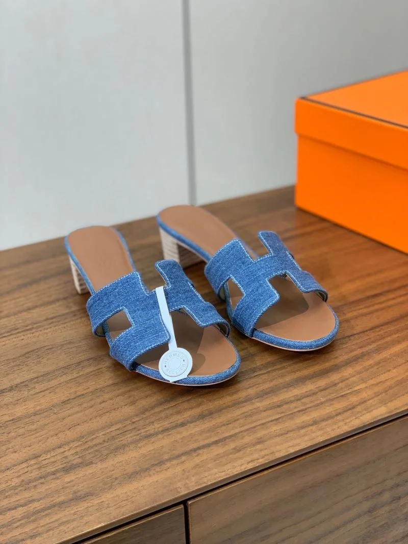 Low-cost Hermes Slippers