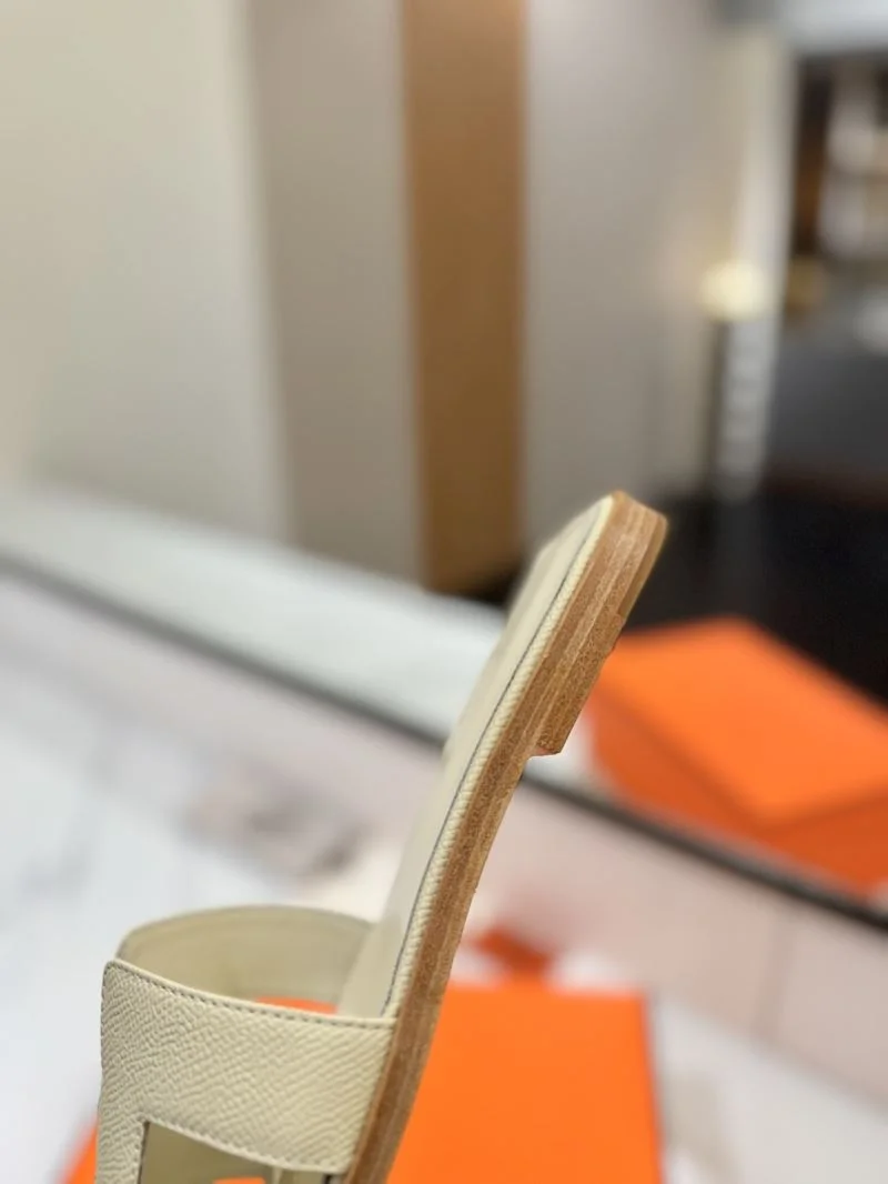 Brand-authenticated Hermes Slippers