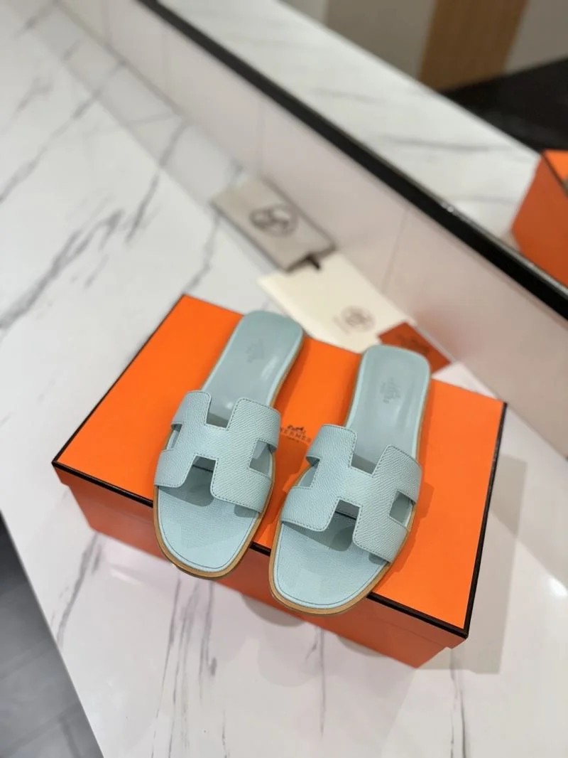 Low-cost Hermes Slippers