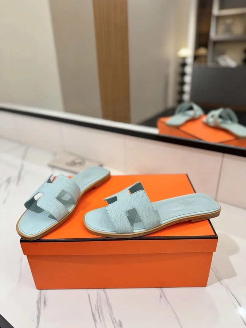 Low-cost Hermes Slippers
