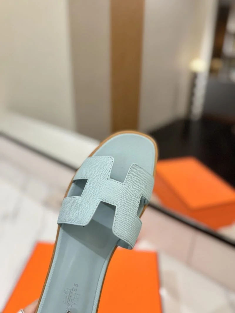 Low-cost Hermes Slippers