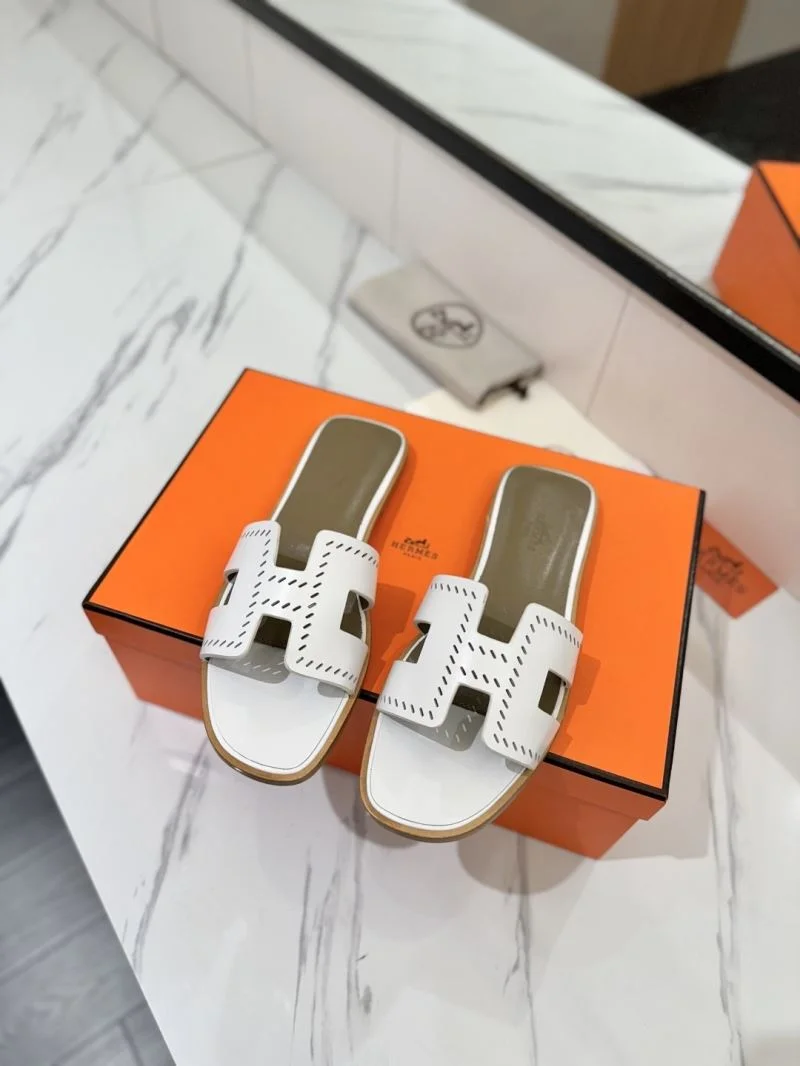 Accurate model Hermes Slippers