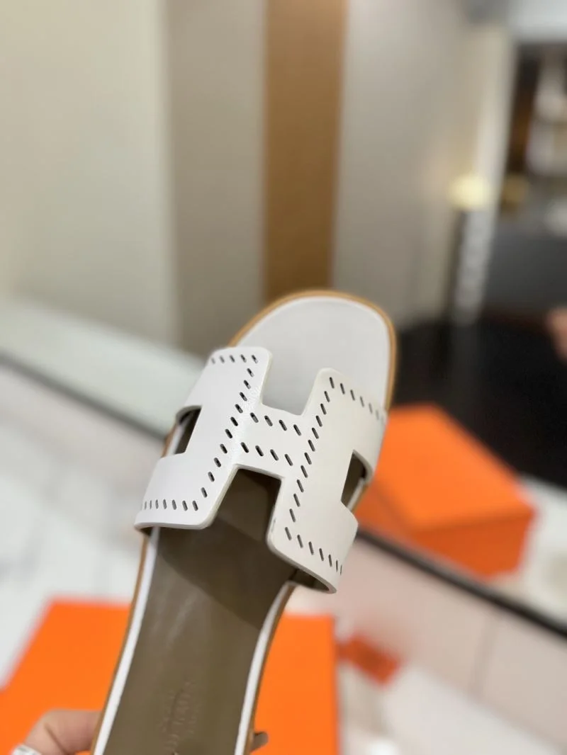 Accurate model Hermes Slippers